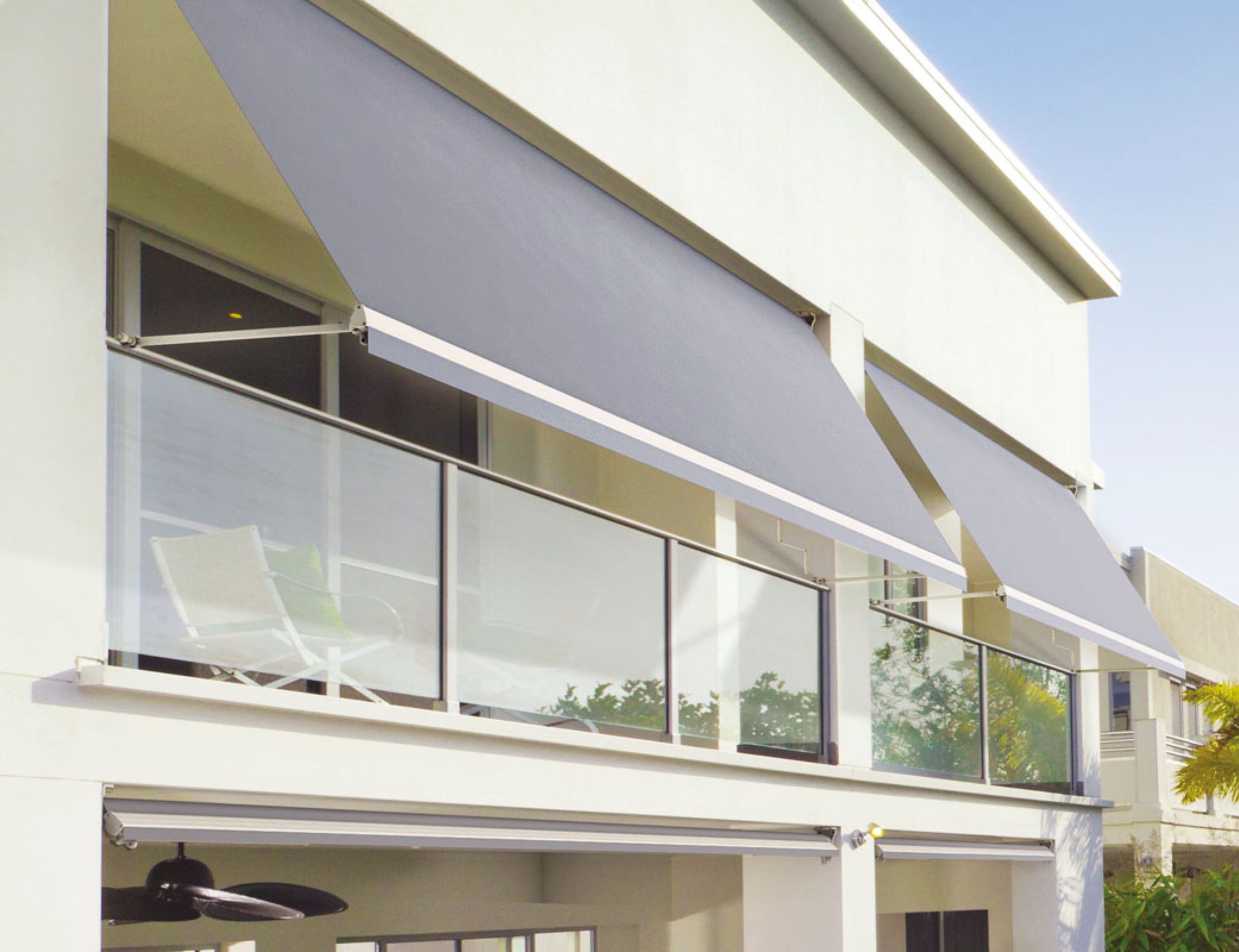 Vertical Awning With Projection | Plain | PVC Screen